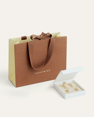 About JB | JENNY BIRD